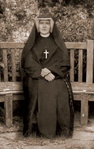 Santa Faustina, religiosa, virgem - Nossa Senhora de Fátima